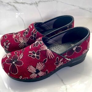 Dansko | Shoes | Dansko Sanita Burgundy Floral Daisy Tapestry Clogs ...